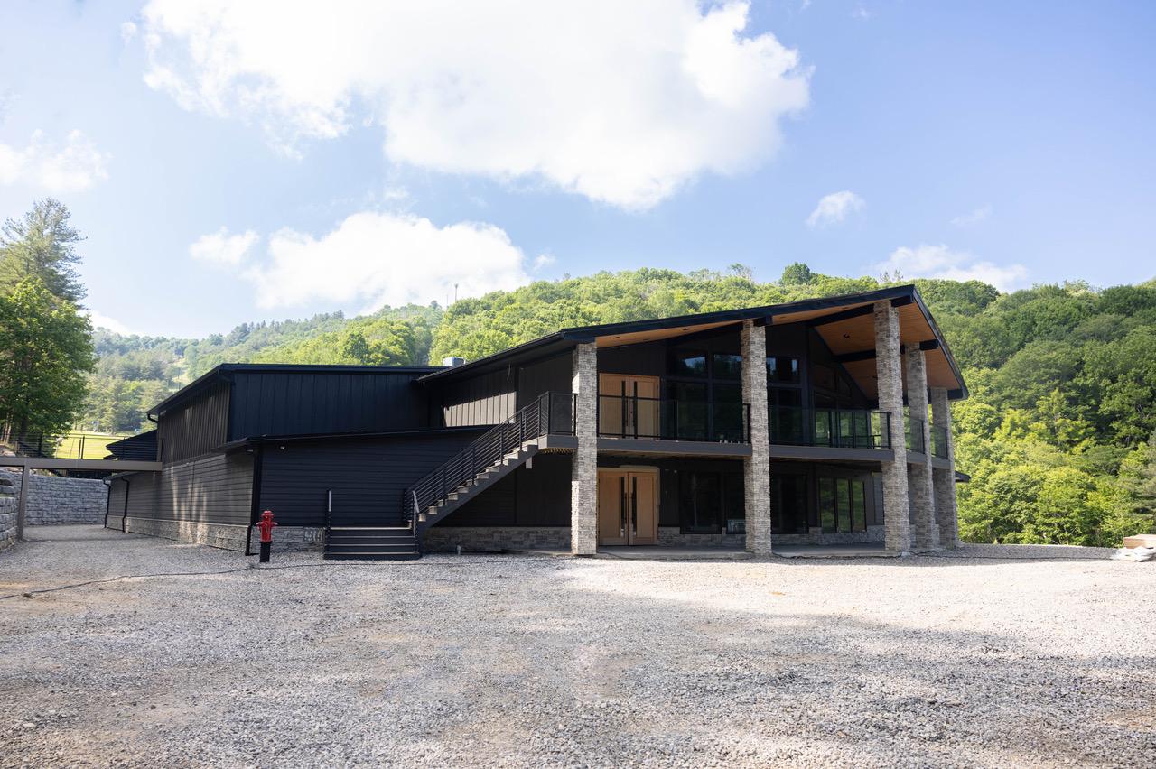 Hatley Pointe | Indy Pass